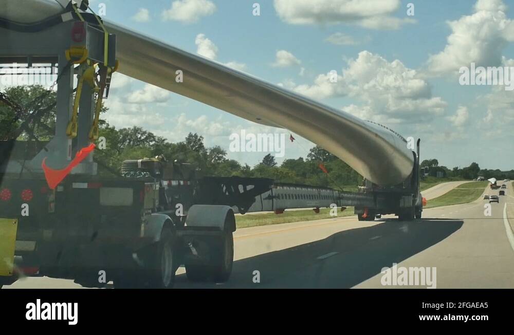 transporting wind turbine blade propellor Stock Video Footage - Alamy