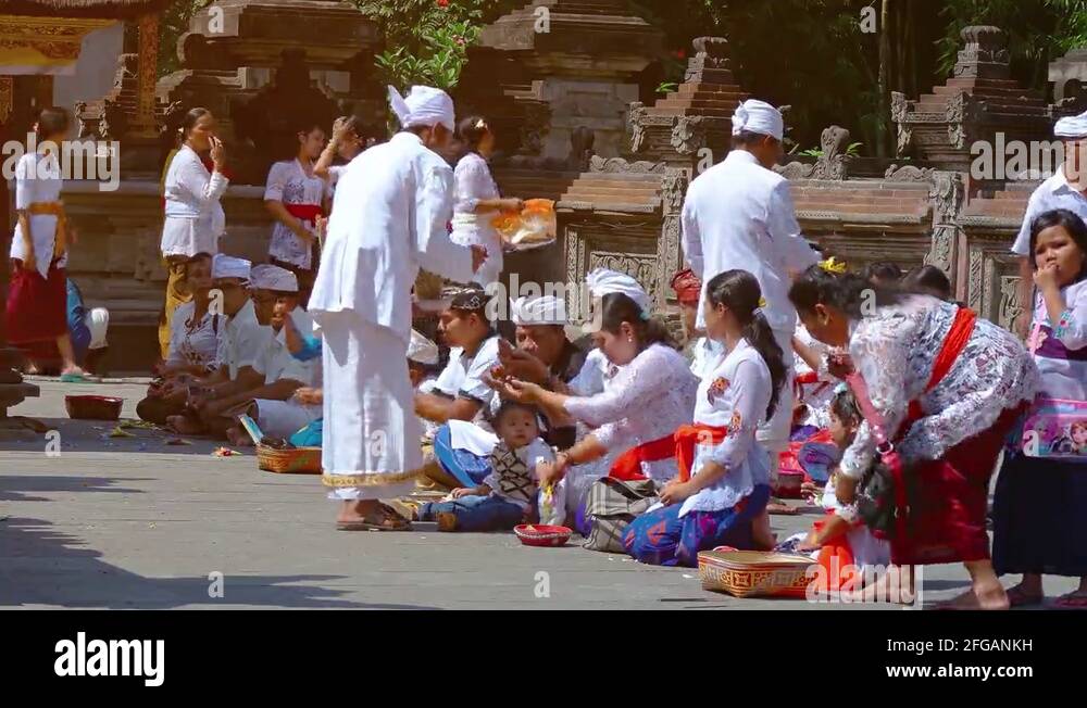 Hindus praying in water Stock Videos & Footage - HD and 4K Video Clips ...