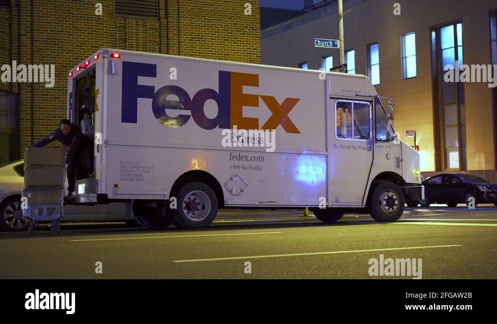 Fedex loading Stock Videos & Footage - HD and 4K Video Clips - Alamy