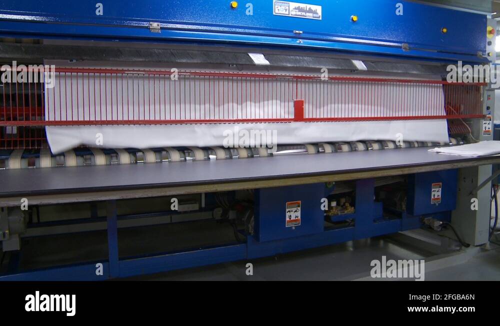 Folding machines Stock Videos & Footage - HD and 4K Video Clips - Alamy