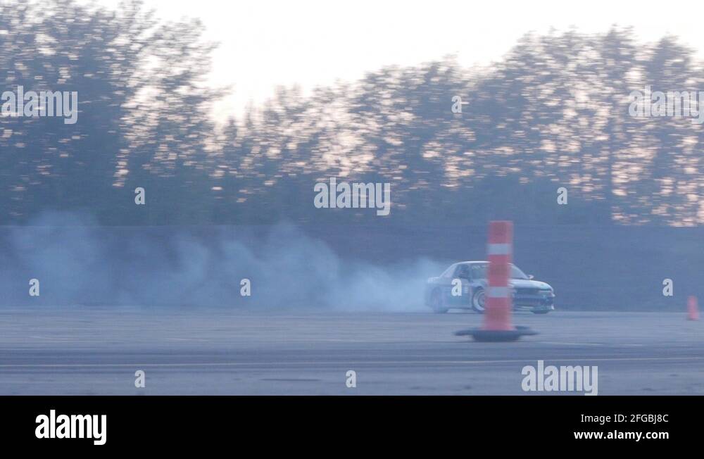 Rip in two Stock Videos & Footage - HD and 4K Video Clips - Alamy