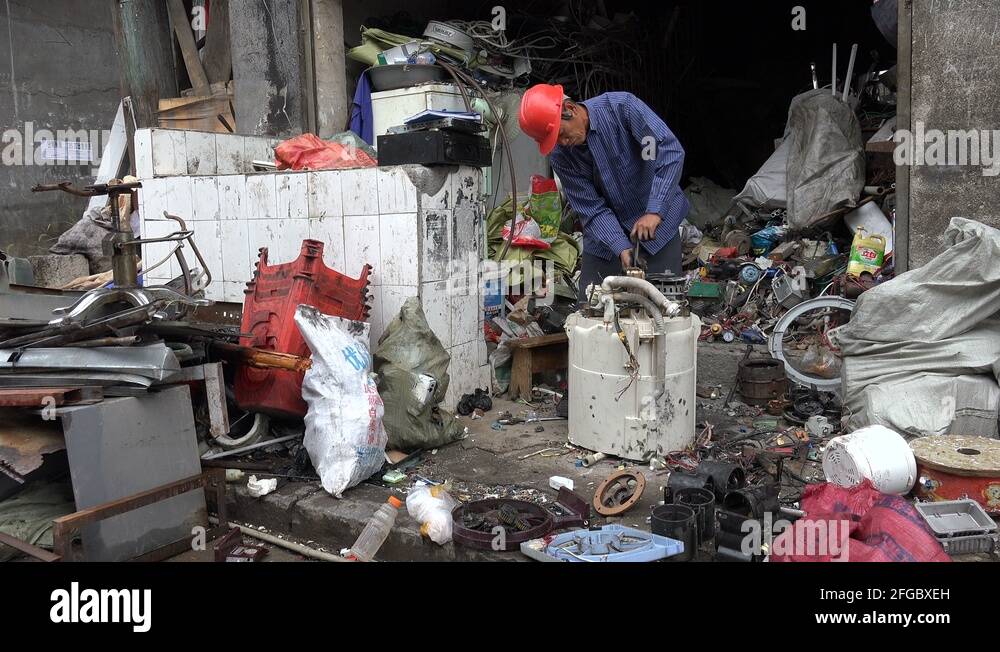 Poor small store Stock Videos & Footage - HD and 4K Video Clips - Alamy