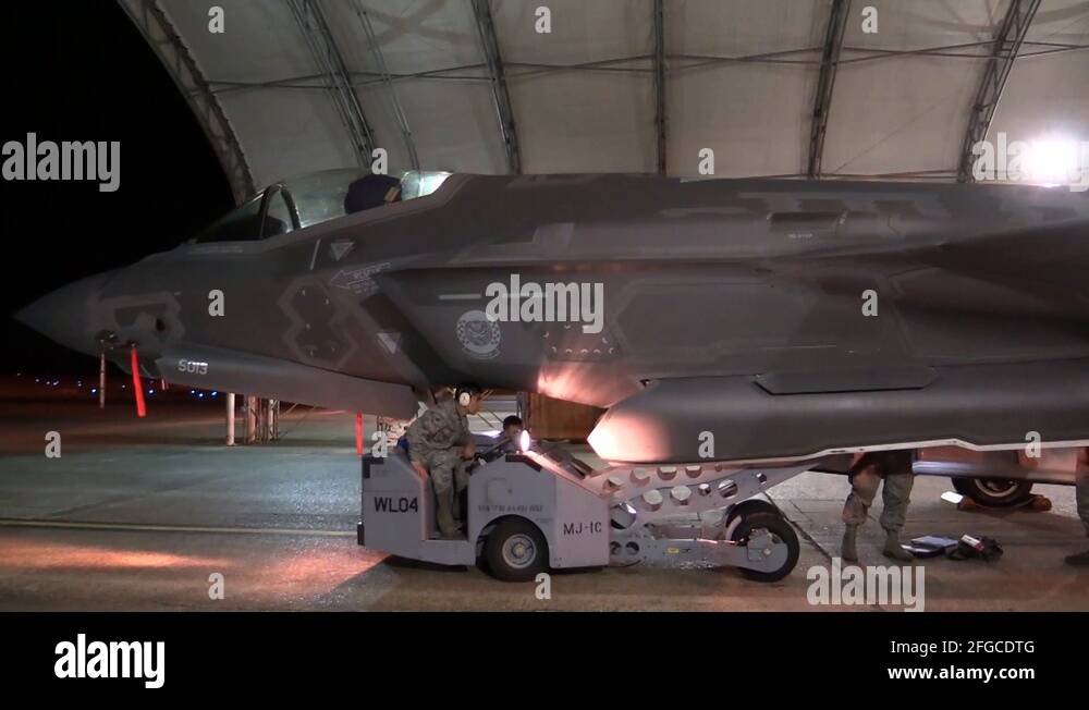 Lightning aircraft Stock Videos & Footage - HD and 4K Video Clips - Alamy