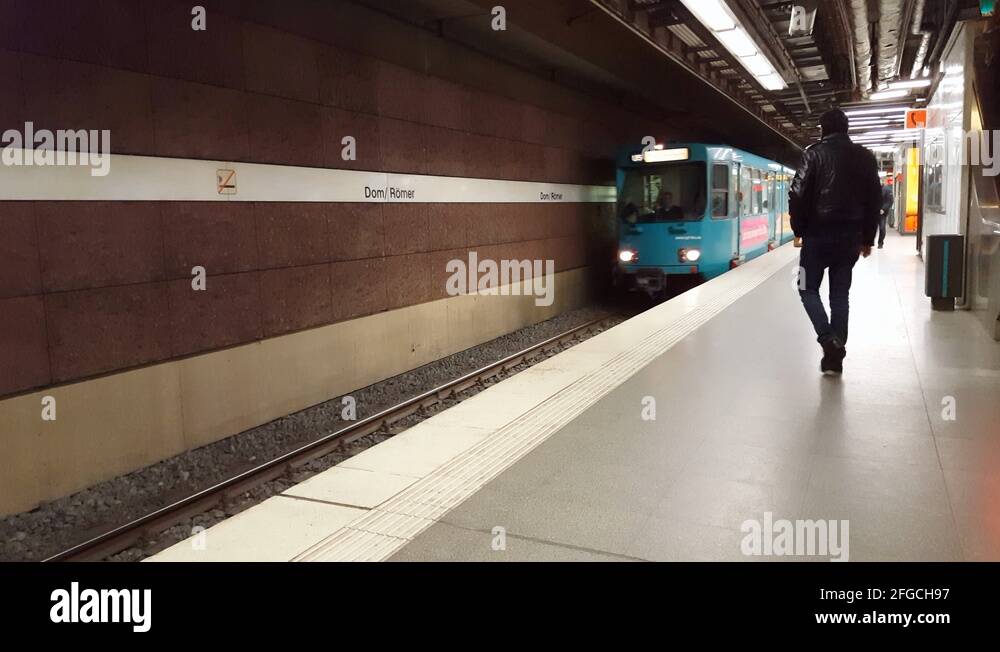Station platform people Stock Videos & Footage - HD and 4K Video Clips ...