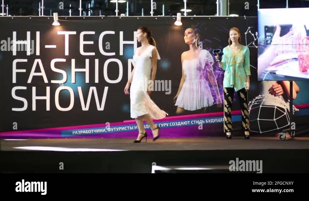 Garde fashion hi Stock Videos & Footage - HD and 4K Video Clips - Alamy