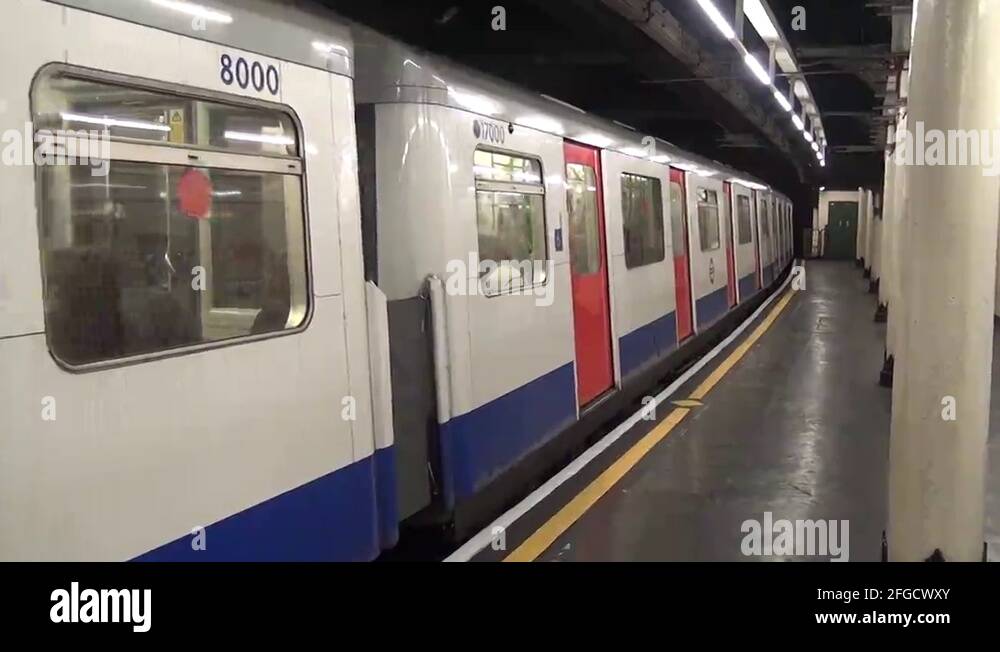 Temple underground tube station Stock Videos & Footage - HD and 4K ...