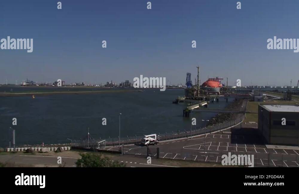 Liquefied natural gas terminal and lng terminal Stock Videos & Footage ...