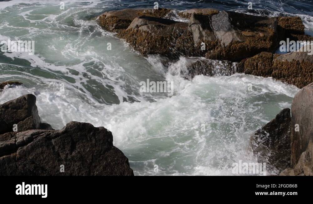 Swelling Ocean Waves Stock Video Footage - Alamy