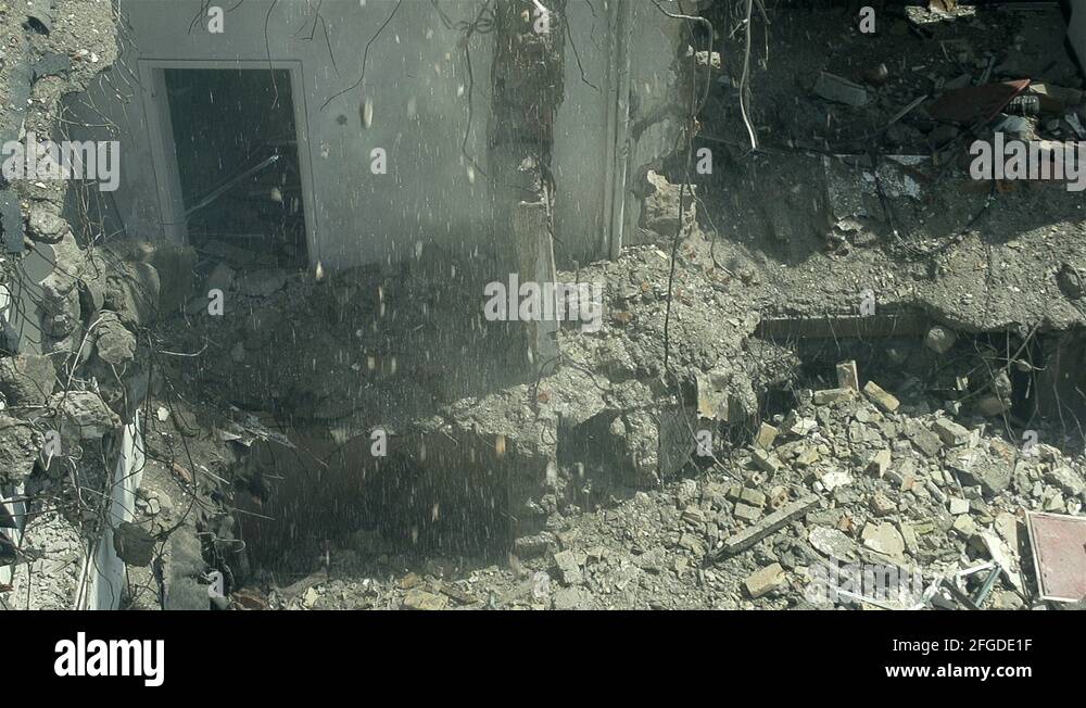 Building falling to pieces Stock Videos & Footage - HD and 4K Video ...