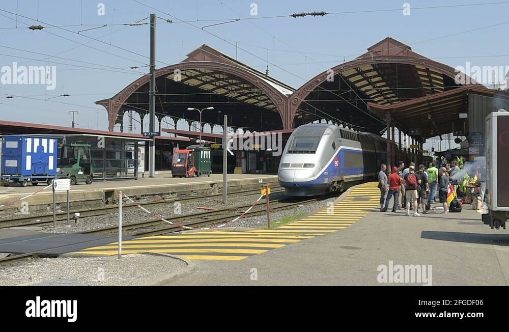 French train station Stock Videos & Footage - HD and 4K Video Clips - Alamy