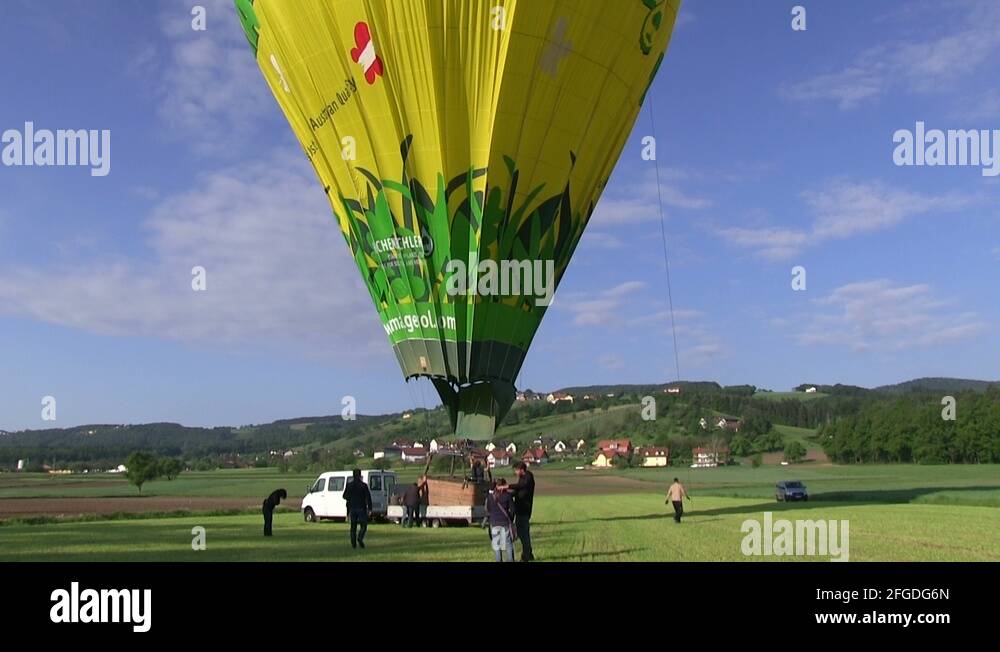Float baloon balloon Stock Videos & Footage - HD and 4K Video Clips - Alamy