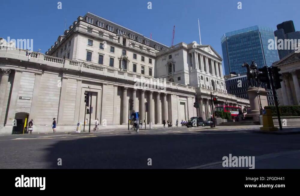 Threadneedle street and traffic Stock Videos & Footage - HD and 4K ...