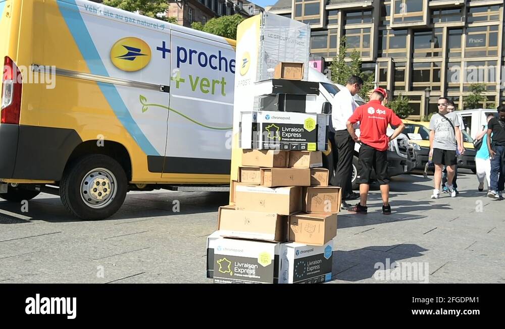 Parcel express Stock Videos & Footage - HD and 4K Video Clips - Alamy