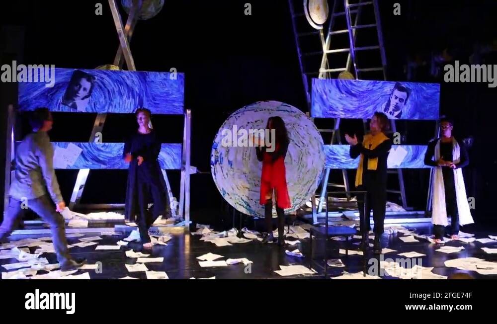 Actor bowing Stock Videos & Footage - HD and 4K Video Clips - Alamy