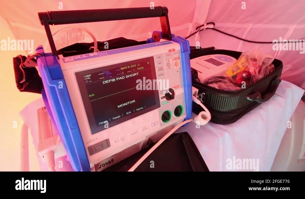 ZOLL M Series CCT Defibrillator in a tent in mobile hospital Stock ...