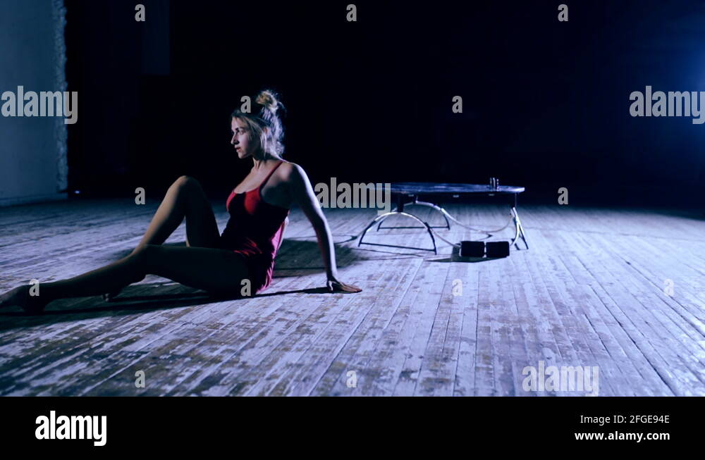 Contortion performer Stock Videos & Footage - HD and 4K Video Clips - Alamy