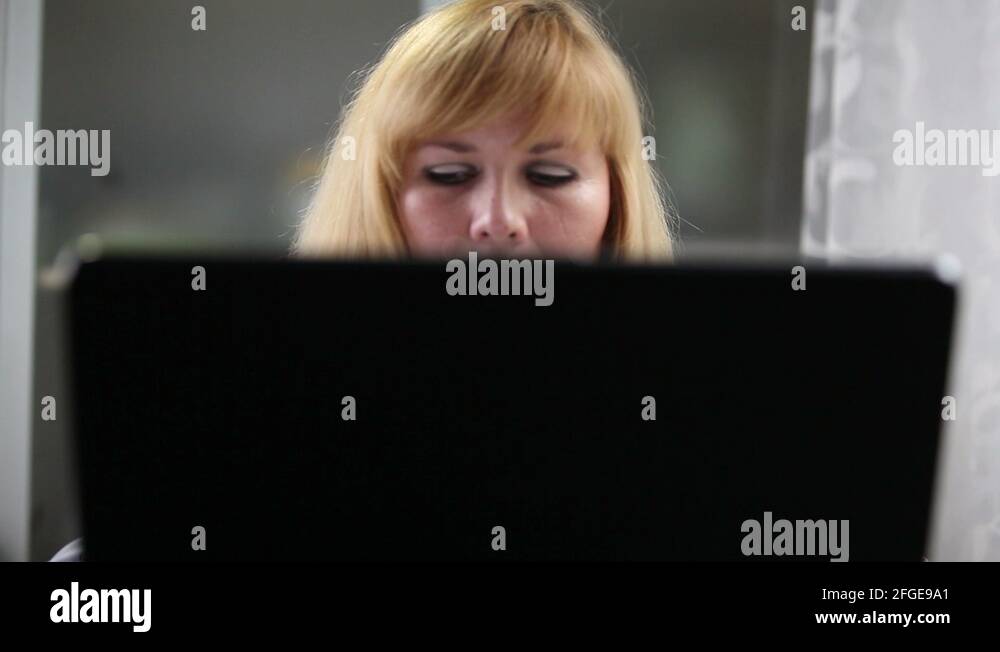 Eyes on computer Stock Videos & Footage - HD and 4K Video Clips - Alamy