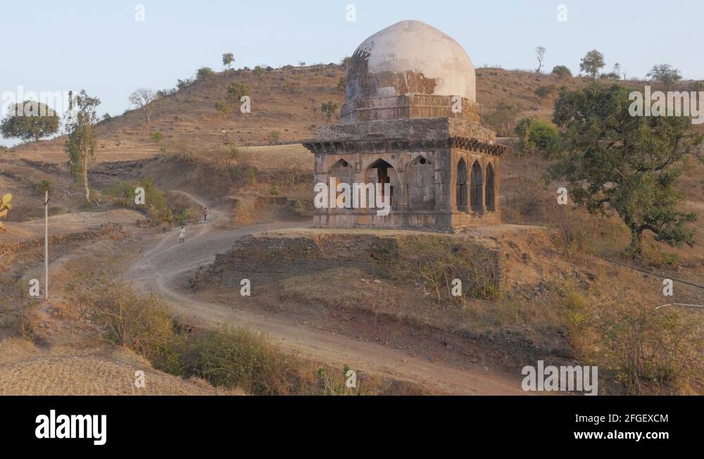 Road tomb Stock Videos & Footage - HD and 4K Video Clips - Alamy