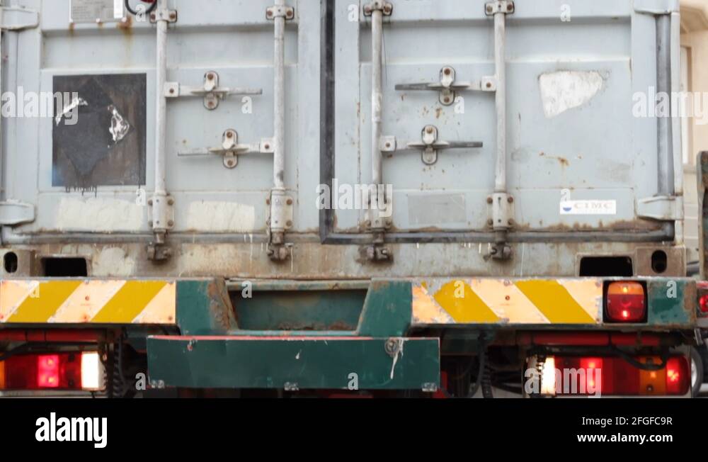 Reversing lorry Stock Videos & Footage - HD and 4K Video Clips - Alamy
