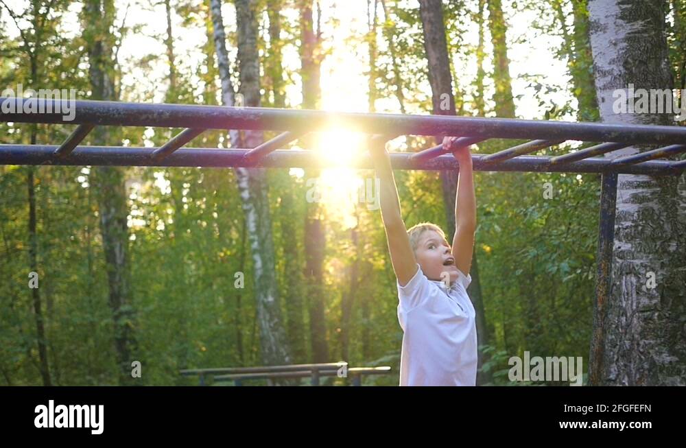 Horizontal ladder Stock Videos & Footage - HD and 4K Video Clips - Alamy