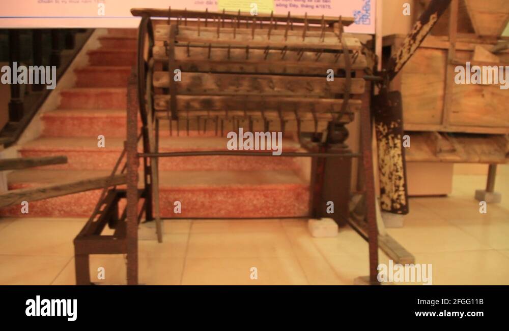 Threshing machines Stock Videos & Footage - HD and 4K Video Clips - Alamy