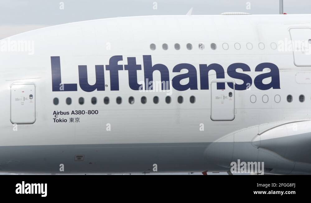 Airbus workers Stock Videos & Footage - HD and 4K Video Clips - Alamy