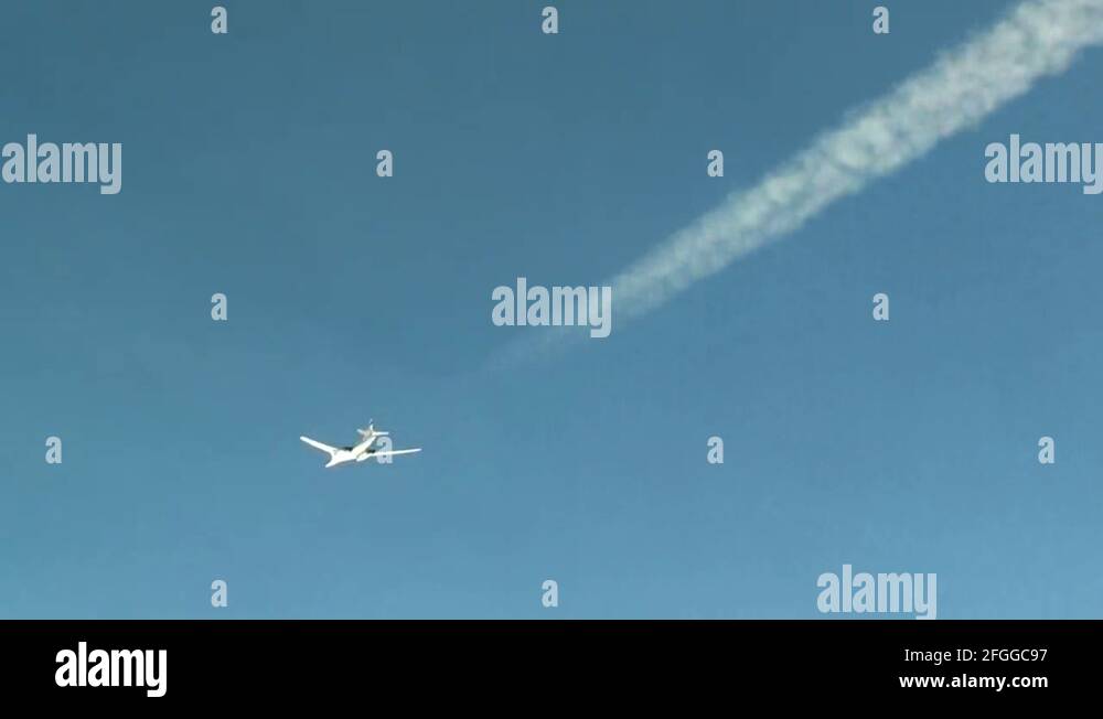 Airfoil wing smoke Stock Videos & Footage - HD and 4K Video Clips - Alamy