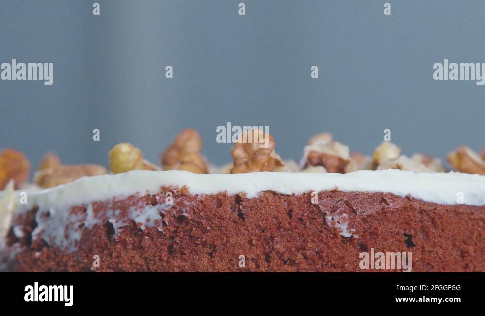Close-up of two layers of cake. Side view: the layers of cake Stock ...