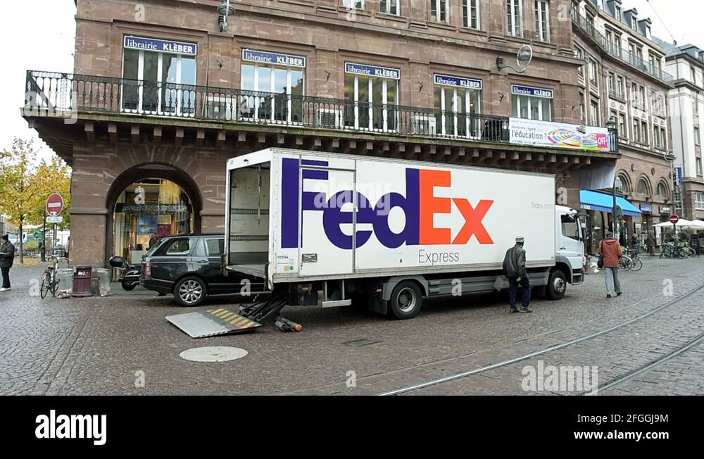 Fedex fleet Stock Videos & Footage - HD and 4K Video Clips - Alamy
