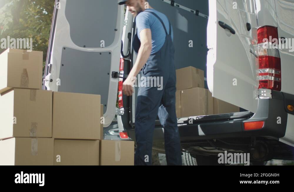 Mover boxes Stock Videos & Footage - HD and 4K Video Clips - Alamy