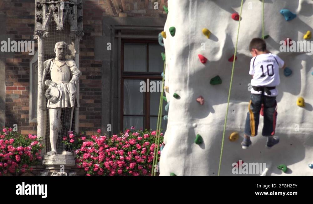 Playground wall Stock Videos & Footage - HD and 4K Video Clips - Alamy