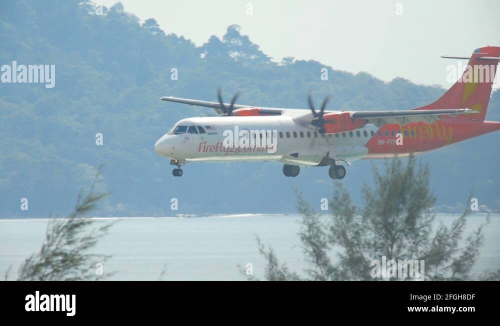 Airplane ATR 72-500 landing Stock Video Footage - Alamy