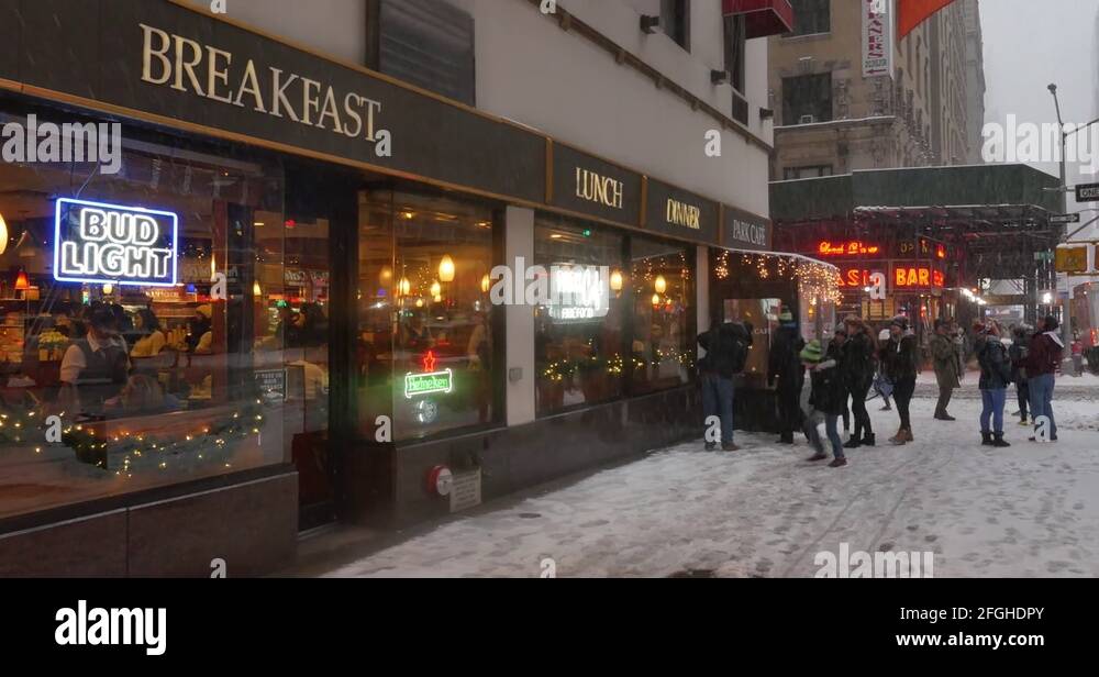 Storefront diner Stock Videos & Footage - HD and 4K Video Clips - Alamy