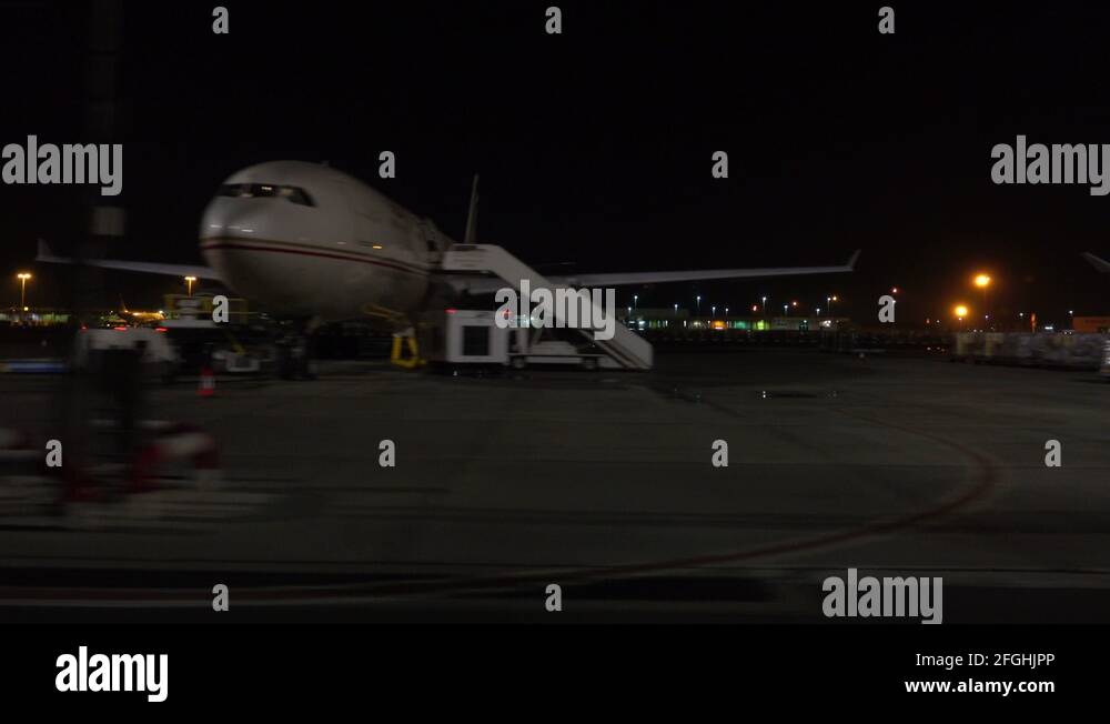 Linear aircraft Stock Videos & Footage - HD and 4K Video Clips - Alamy