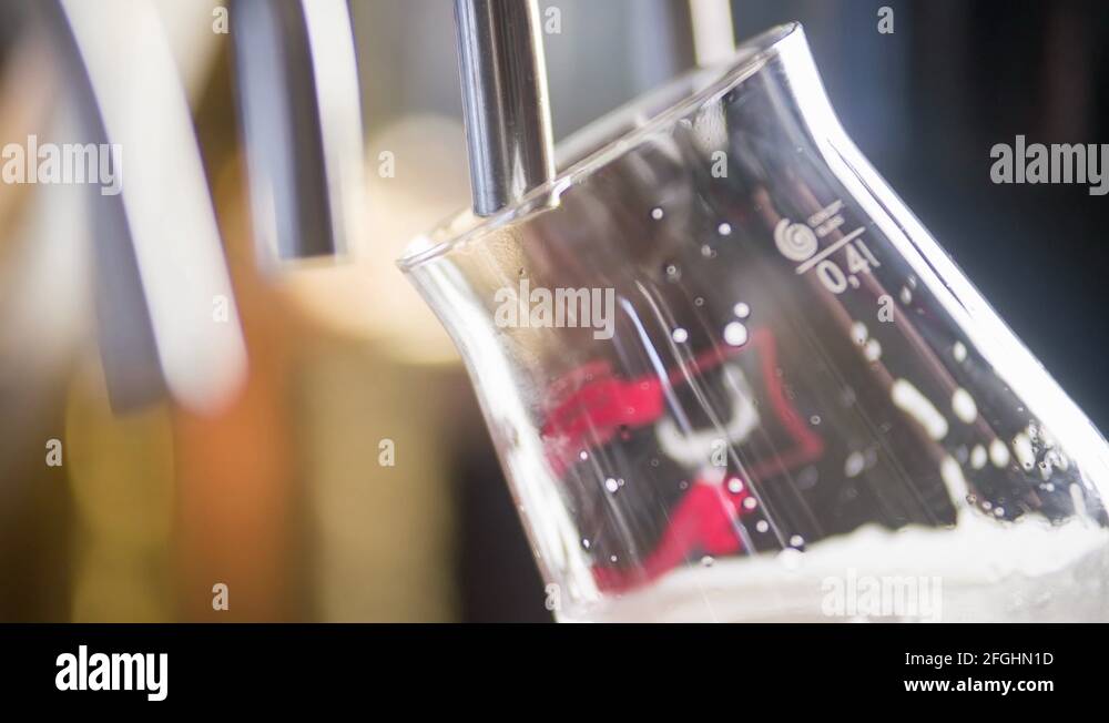 Cask ale Stock Videos & Footage - HD and 4K Video Clips - Alamy