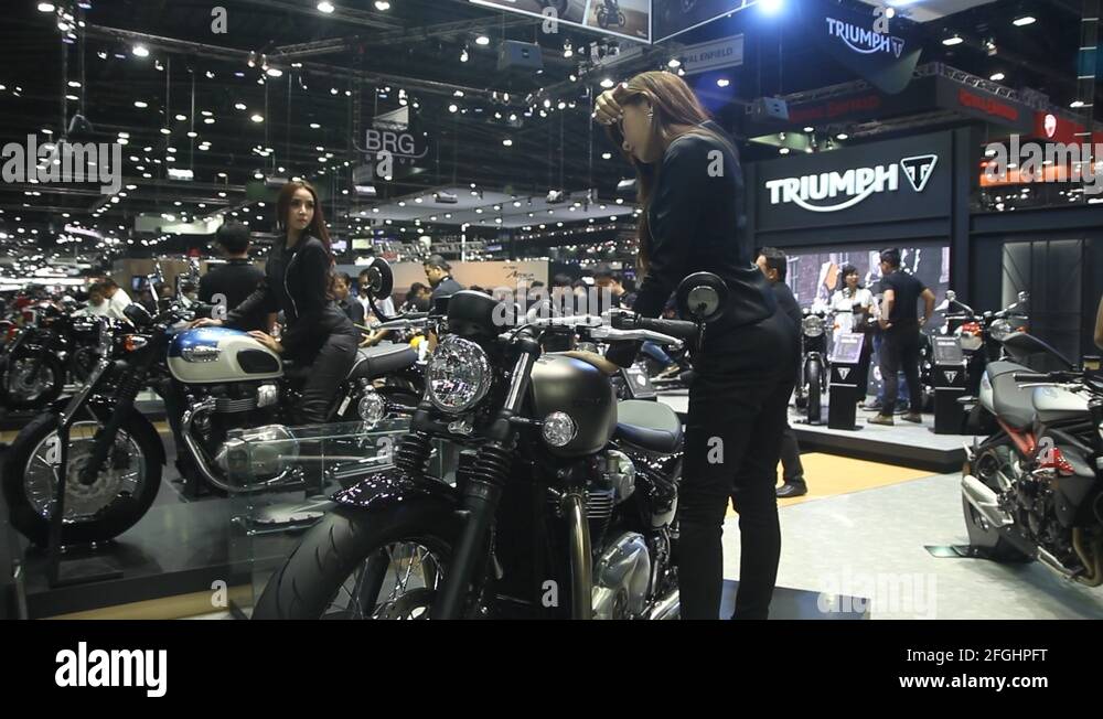 Triumph motor bike Stock Videos & Footage - HD and 4K Video Clips - Alamy