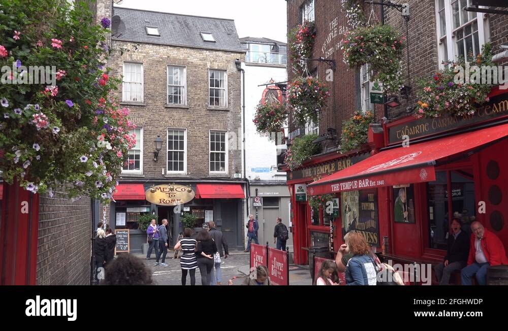 Temple bar dublin beer Stock Videos & Footage - HD and 4K Video Clips ...