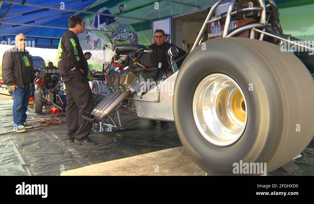 Racing car pits Stock Videos & Footage - HD and 4K Video Clips - Alamy