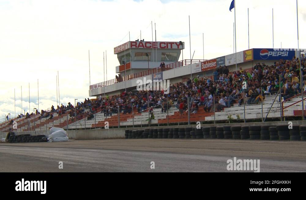 Racing grandstand Stock Videos & Footage - HD and 4K Video Clips - Alamy