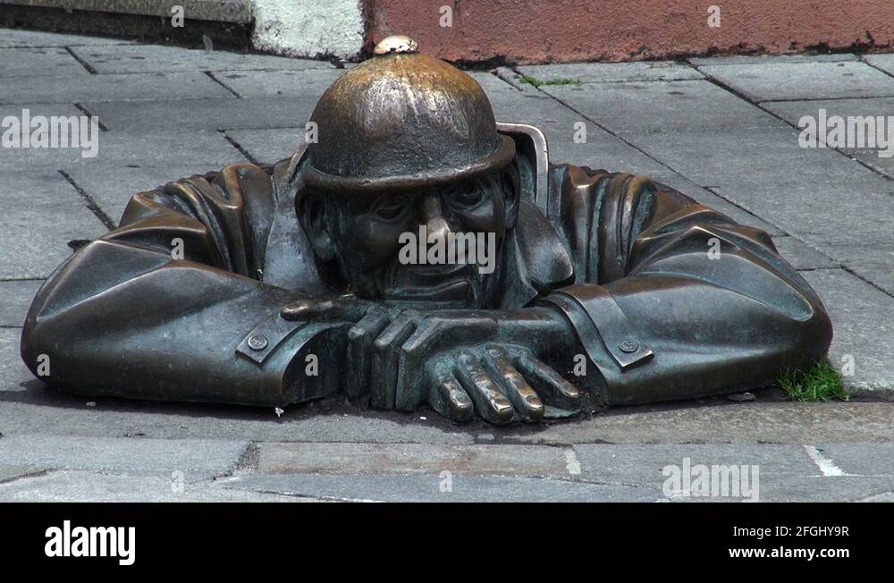 Cumil statue bratislava Stock Videos & Footage - HD and 4K Video Clips ...