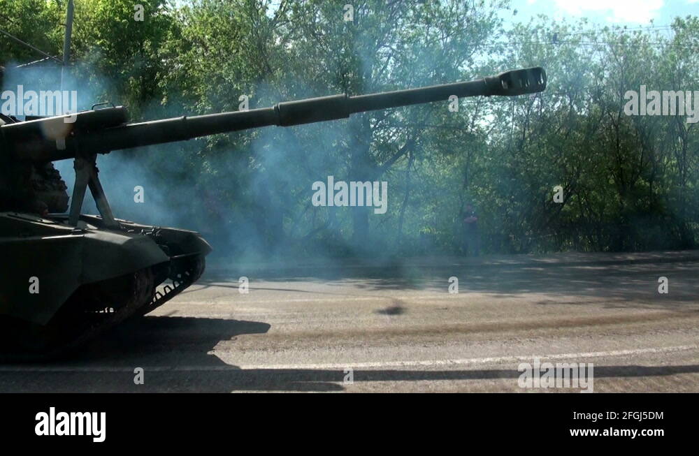 152 mm self propelled howitzer Stock Videos & Footage - HD and 4K Video ...