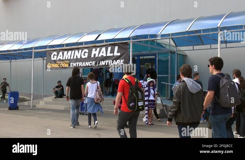 Gaming outside Stock Videos & Footage - HD and 4K Video Clips - Alamy