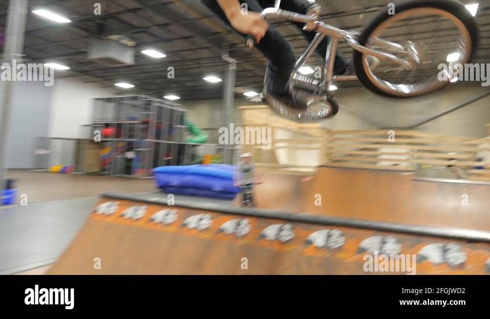 Bmx skate ramp Stock Videos & Footage - HD and 4K Video Clips - Alamy