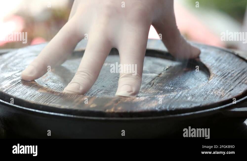 Steak in frying pan Stock Videos & Footage - HD and 4K Video Clips - Alamy