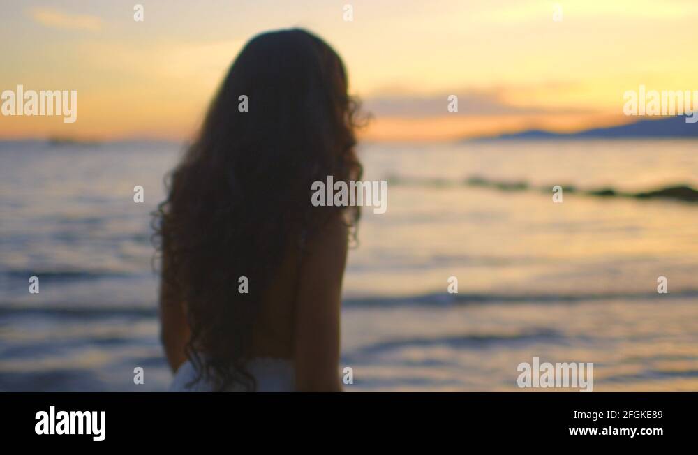 Woman At The Beach Backview Stock Videos And Footage Hd And 4k Video Clips Alamy