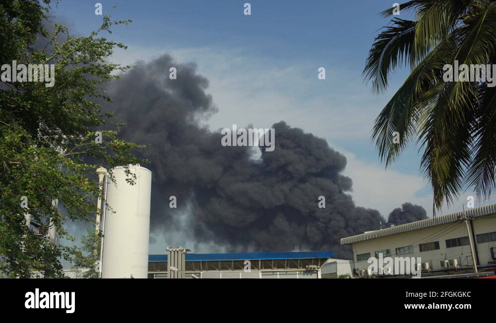 Oil spill burn burning Stock Videos & Footage - HD and 4K Video Clips ...