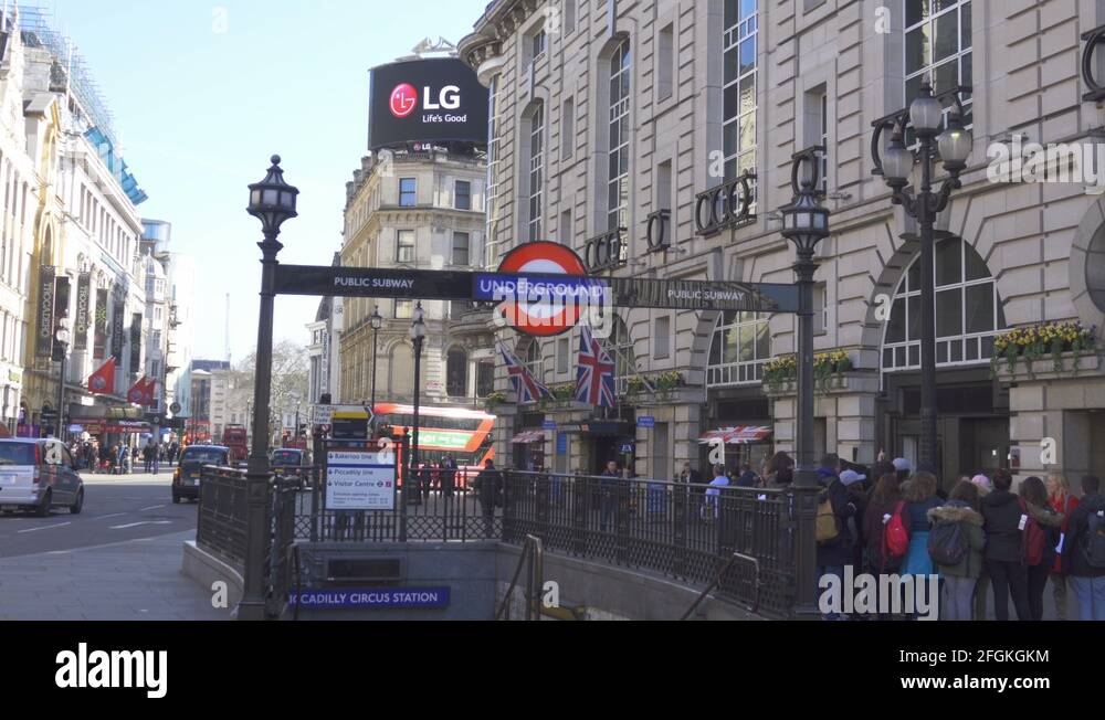 Piccadilly circus tube sign Stock Videos & Footage - HD and 4K Video ...