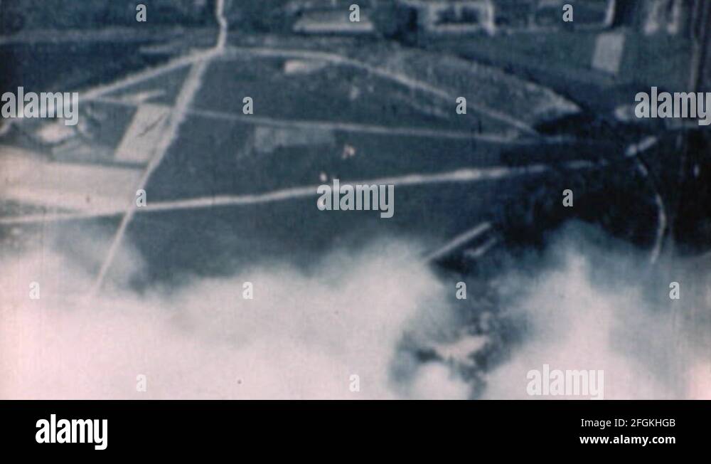 Ww2 bomber raid Stock Videos & Footage - HD and 4K Video Clips - Alamy