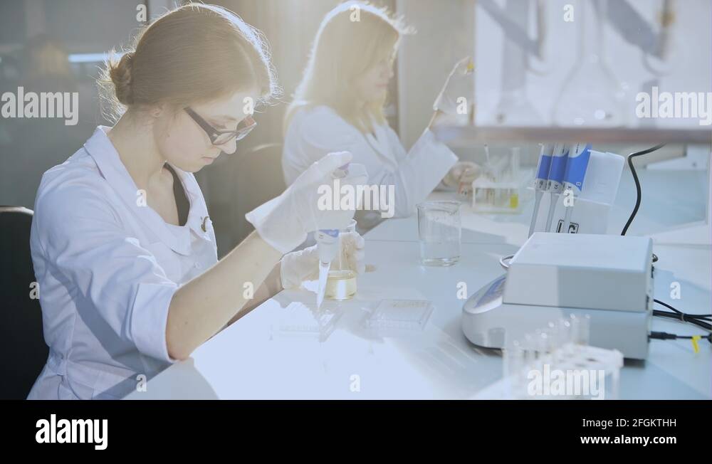 Doctors lab working Stock Videos & Footage - HD and 4K Video Clips - Alamy