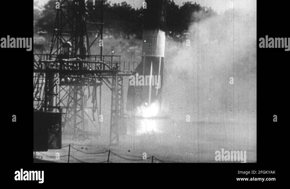 Falling over 1950s Stock Videos & Footage - HD and 4K Video Clips - Alamy